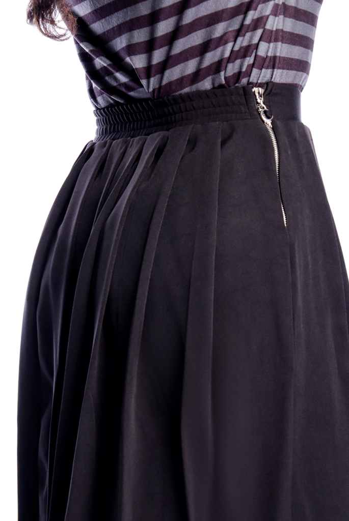 Saia Longa Pregas Sukeban | Loja Reversa